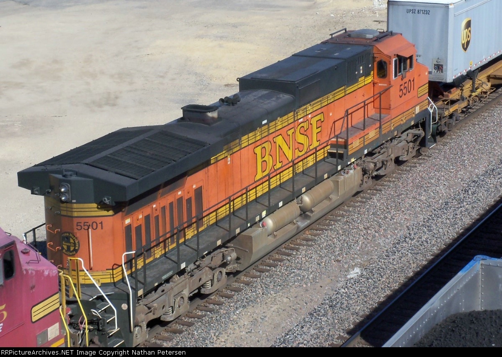 BNSF 5501
